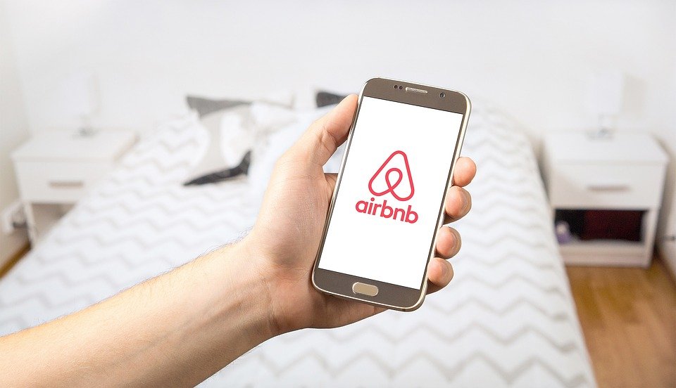 Airbnb: "Somos mejores que Booking y Expedia"
